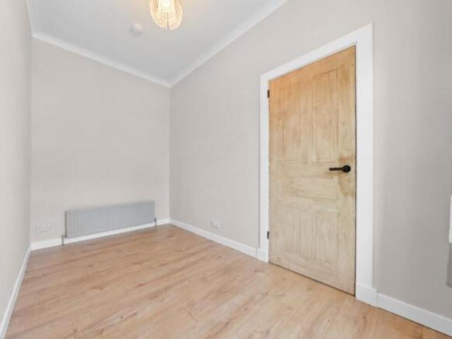 3 bedroom flat for rent in Merton Drive, Glasgow, City, G52