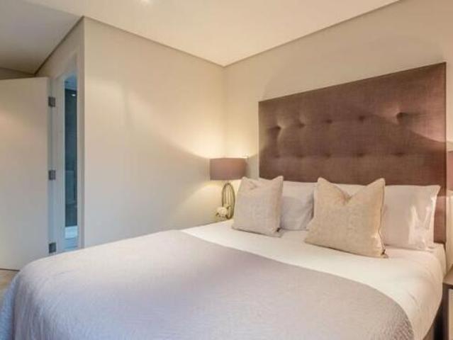 3 bedroom flat for rent in Merchant Square East, Westminster, W2