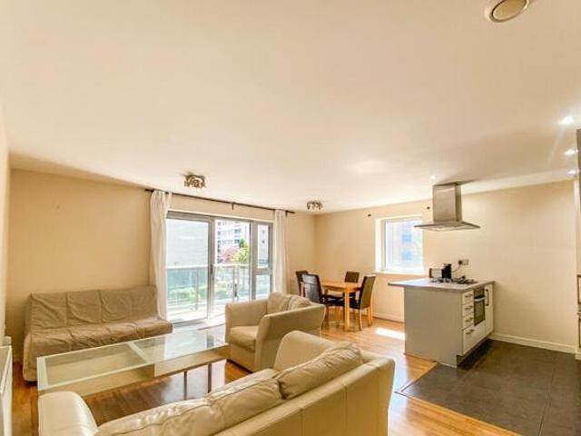 3 Bedroom Flat For Rent In Merchant Street, Bow