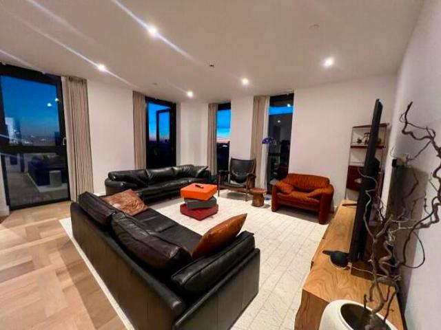3 bedroom flat for rent in Merino Gardens, London Dock, E1W