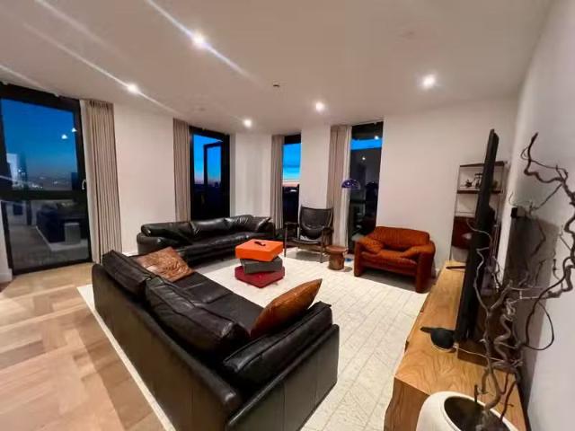 3 bedroom flat for rent in Merino Gardens, London, E1W, [REF.