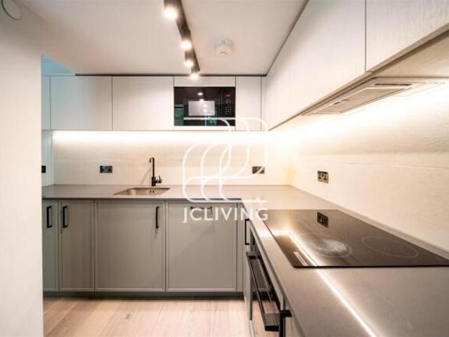 3 bedroom flat for rent in Mews House, London, SE18