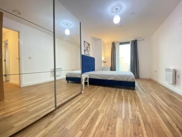 3 bedroom flat for rent in Michigan Point Tower A, Salford Quays, Salford, M50