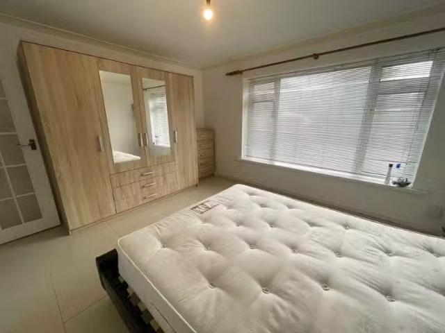 3 bedroom flat for rent in MILTON ROAD, Bournemouth p02534.