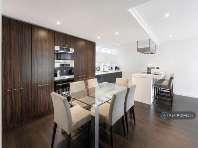 3 bedroom flat for rent in Moore House, London, SW1W