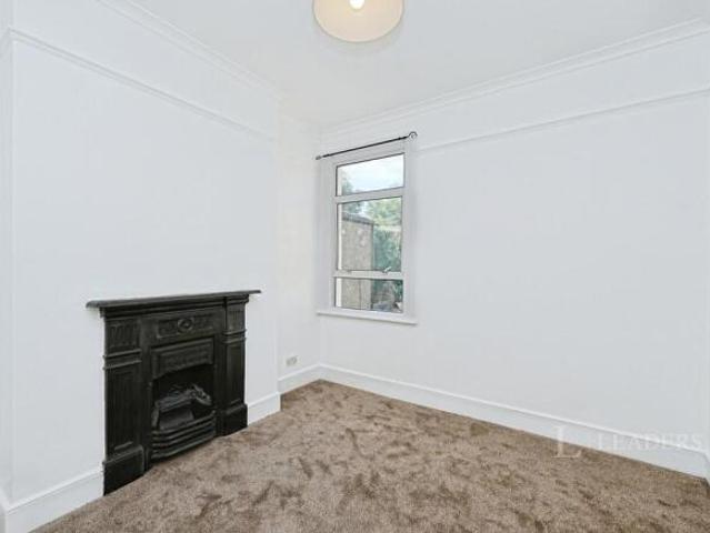 3 bedroom flat for rent in Morgan Road, Bromley, BR1