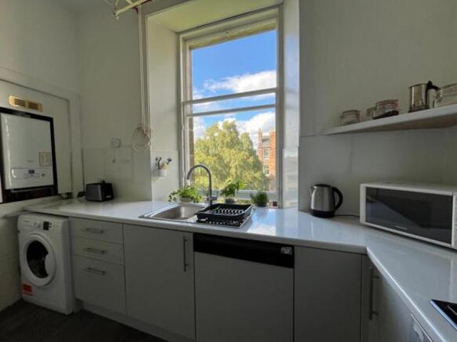 3 bedroom flat for rent in Morningside Drive, Edinburgh, EH10