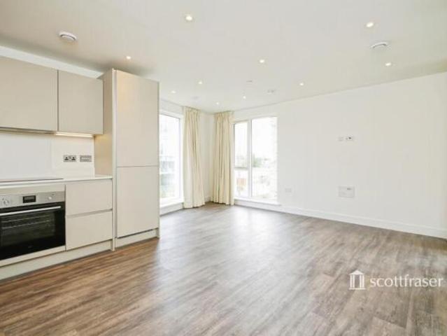 3 bedroom flat for rent in Munda Way, Oxford, Oxfordshire, OX2