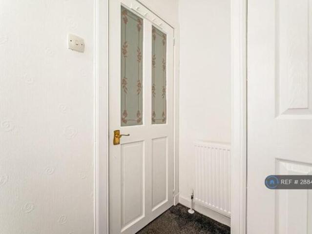 3 bedroom flat for rent in Muirdrum Avenue, Glasgow, G52
