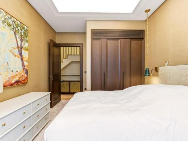 3 bedroom flat for rent in Mulberry Square, London SW1W
