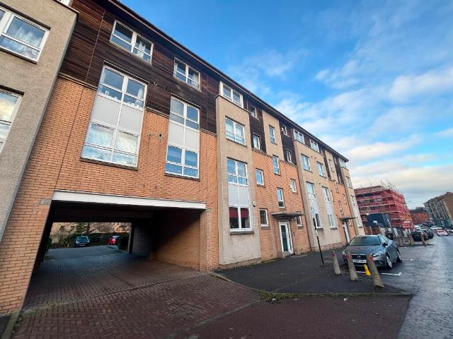 3 bedroom flat for rent in Napiershall Street, West End, Glasgow, G20