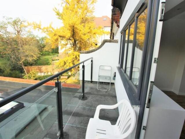 3 bedroom flat for rent in Nether Street, North Finchley, N12