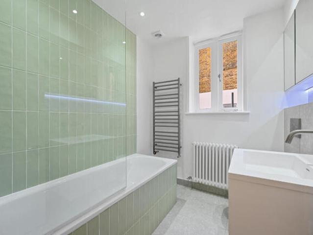 3 bedroom flat for rent in New Cavendish Street, Marylebone Village, London W1, W1G