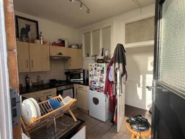 3 bedroom flat for rent in New Cross Road, London, SE14