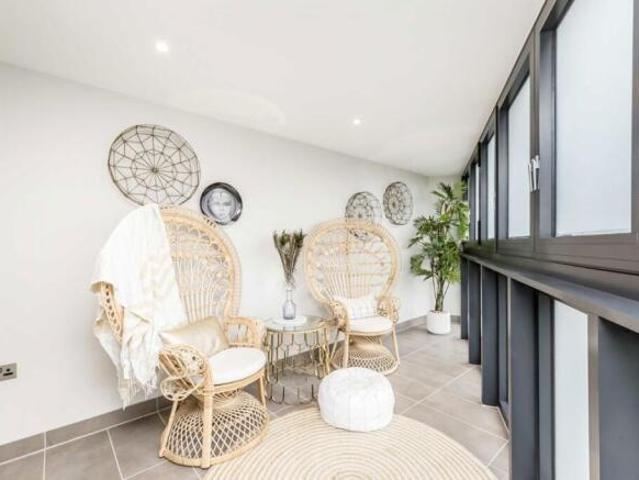 3 bedroom flat for rent in New Drum Street, Aldgate, E1