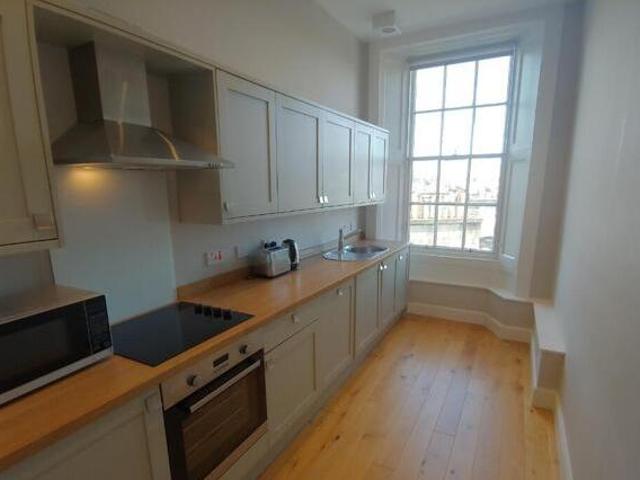 3 Bedroom Flat For Rent In New Town, Edinburgh