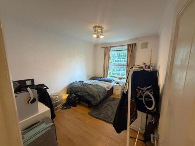 3 bedroom flat for rent in Newark House, SW9