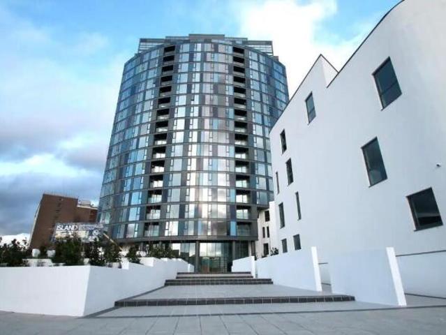 3 bedroom flat for rent in Newgate, Croydon, London, CR0