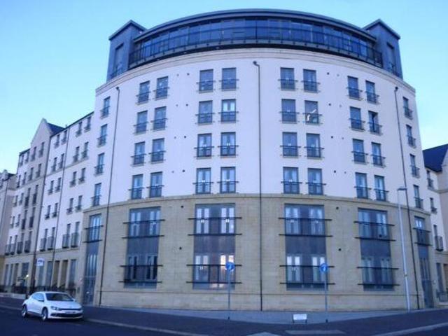 3 Bedroom Flat For Rent In Newhaven Place, Edinburgh