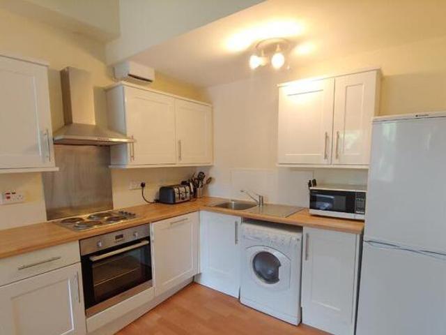 3 Bedroom Flat For Rent In Newington, Edinburgh