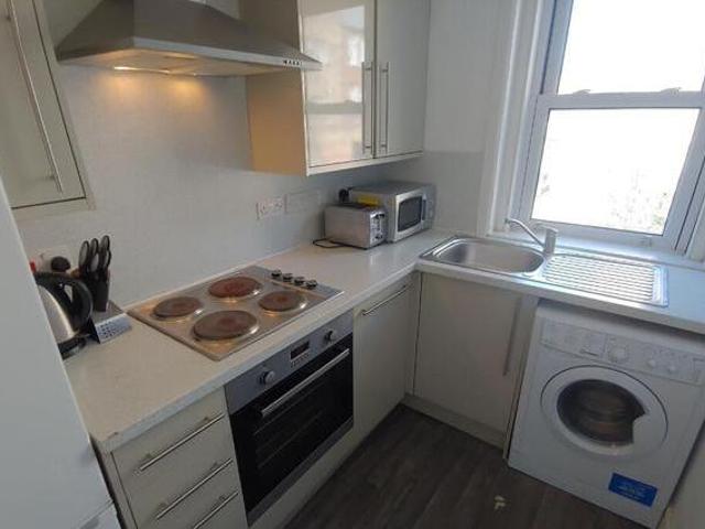3 Bedroom Flat For Rent In Newington, Edinburgh