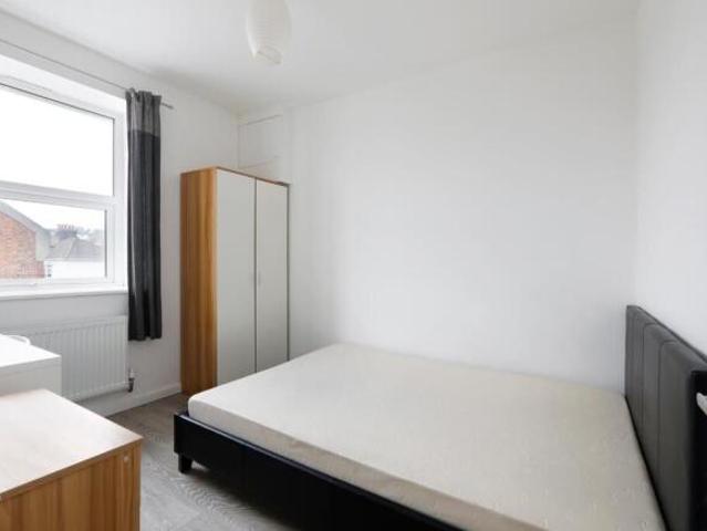 3 bedroom flat for rent in Newmarket Terrace, Brighton, BN2