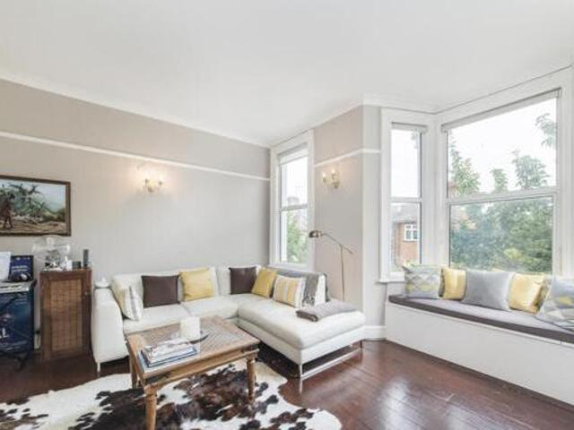 3 Bedroom Flat For Rent In North Kensington
