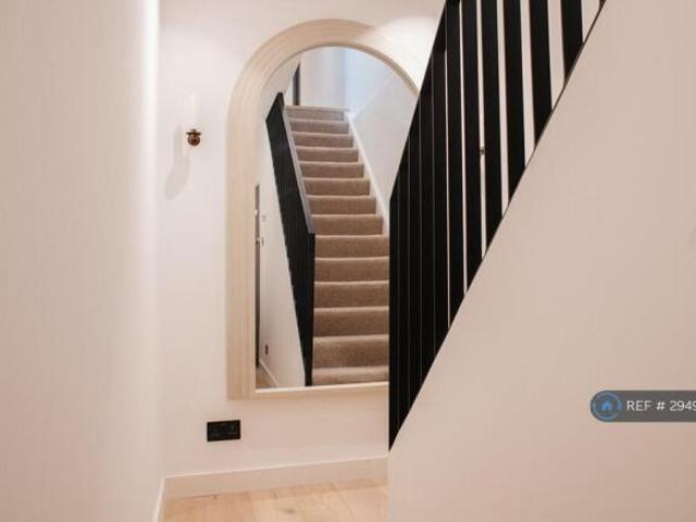 3 bedroom flat for rent in Northlands Street, London, SE5