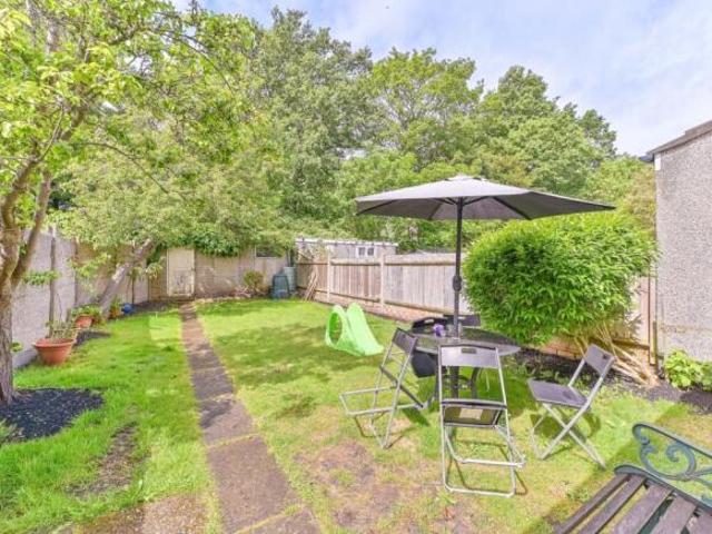 3 bedroom flat for rent in Norbury, SW16
