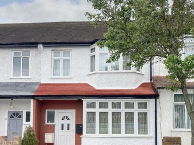 3 Bedroom Flat For Rent In Norbury