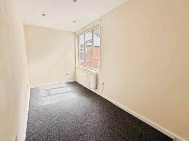 3 bedroom flat for rent in Nuthall Road, Nottingham, Nottinghamshire, NG8