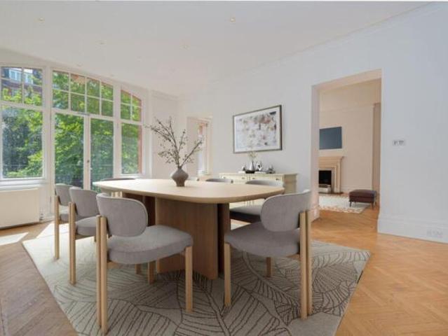 3 bedroom flat for rent in Oakwood Court, Holland Park, W14
