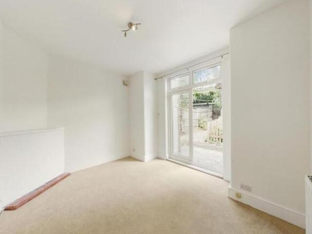 3 bedroom flat for rent in Oakmead Road, Balham, SW12