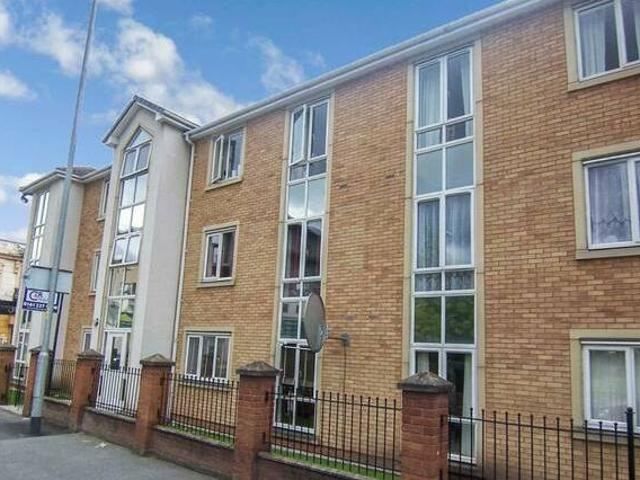 3 bedroom flat for rent in Old Birley Street Hulme Manchester M15