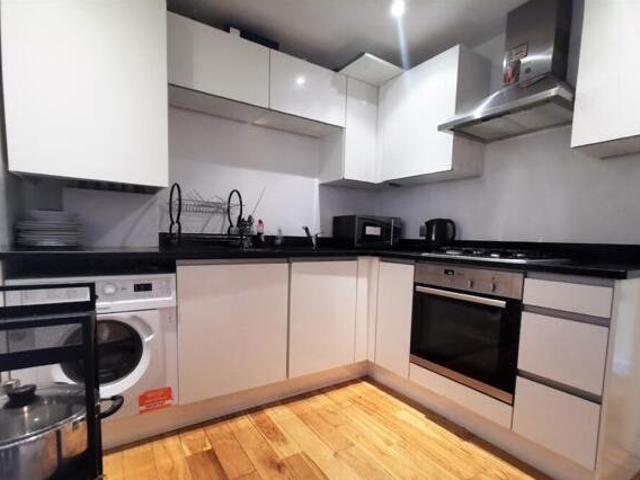3 Bedroom Flat For Rent In Old Street