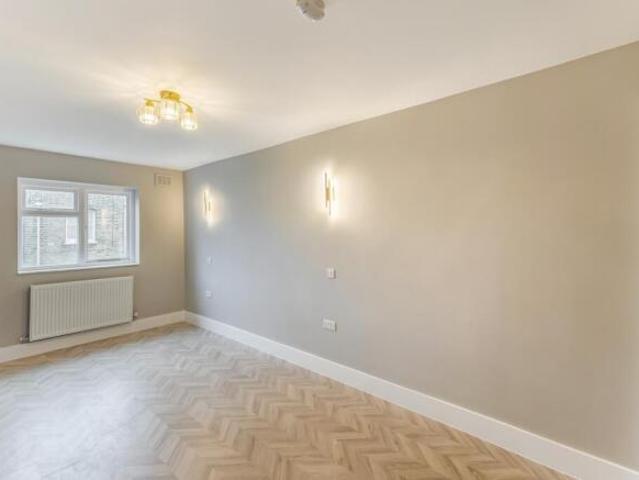 3 bedroom flat for rent in Ostade Road London SW2