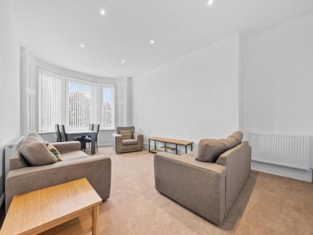 3 bedroom flat for rent in Orkney Place, Glasgow, City, G51