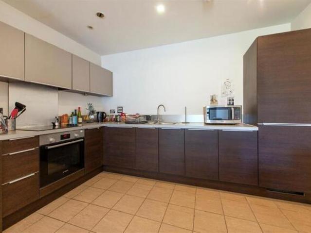 3 bedroom flat for rent in Oval Road, Camden, NW1
