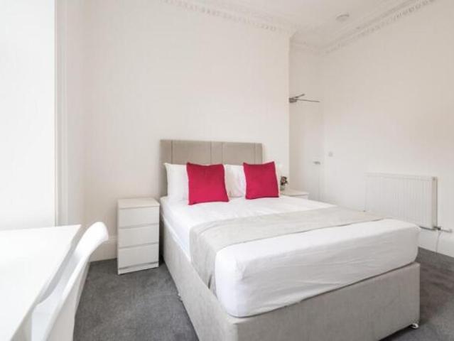 3 bedroom flat for rent in Panmure Place, Edinburgh, EH3