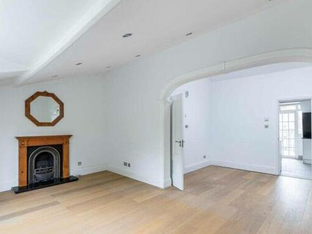3 Bedroom Flat For Rent In Paddington