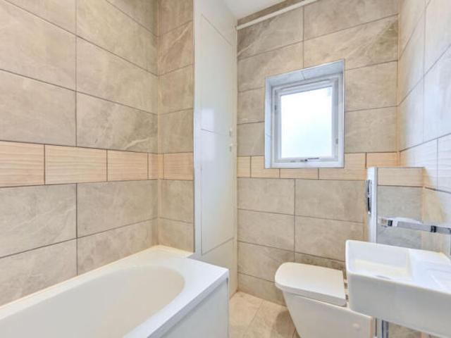 3 bedroom flat for rent in Palermo Road, NW10, Kensal Green, London, NW10