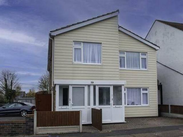 3 bedroom flat for rent in Pall Mall LeighOnSea SS9