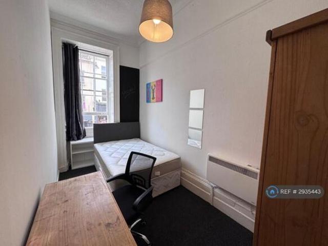 3 bedroom flat for rent in Park St, Bristol, BS1