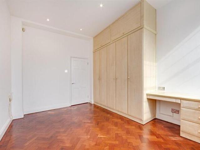 3 bedroom flat for rent in Parkhill Road, London, NW3
