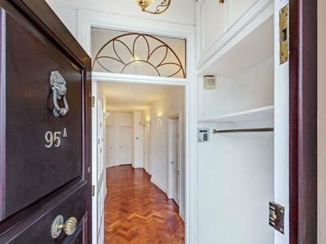 3 bedroom flat for rent in Parkhill Road London NW3