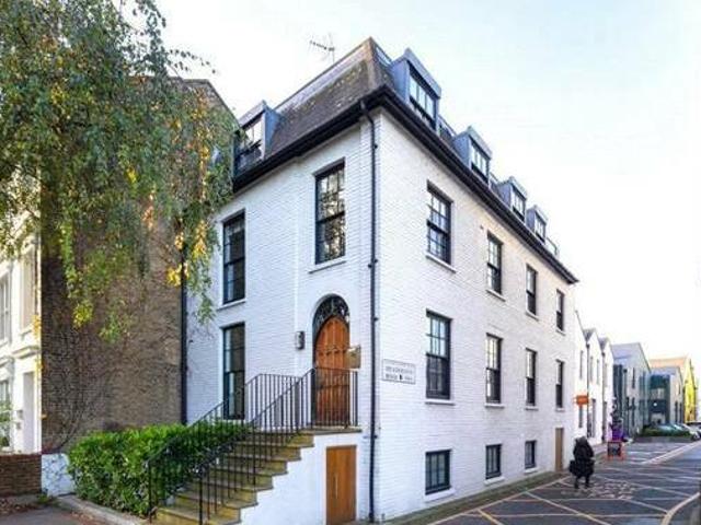 3 bedroom flat for rent in Parsons Green London SW6