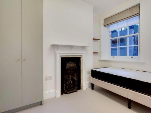 3 bedroom flat for rent in Pater Street, High Street Kensington, London, W8
