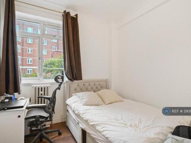 3 bedroom flat for rent in Pembroke Road, London, W8