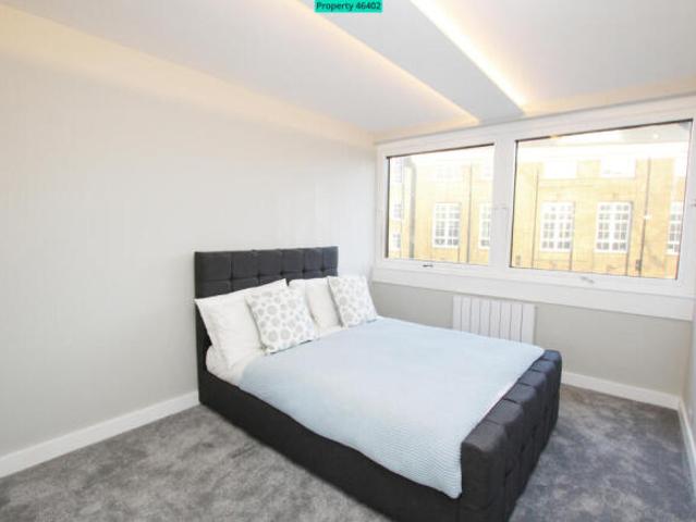 3 bedroom flat for rent in Penge House, 2 Wye Street, London, SW11 2SL, SW11