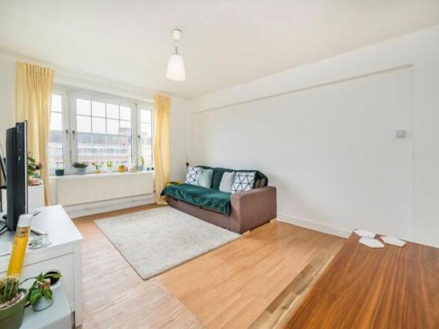 3 bedroom flat for rent in Peckwater Street, Kentish Town, NW5